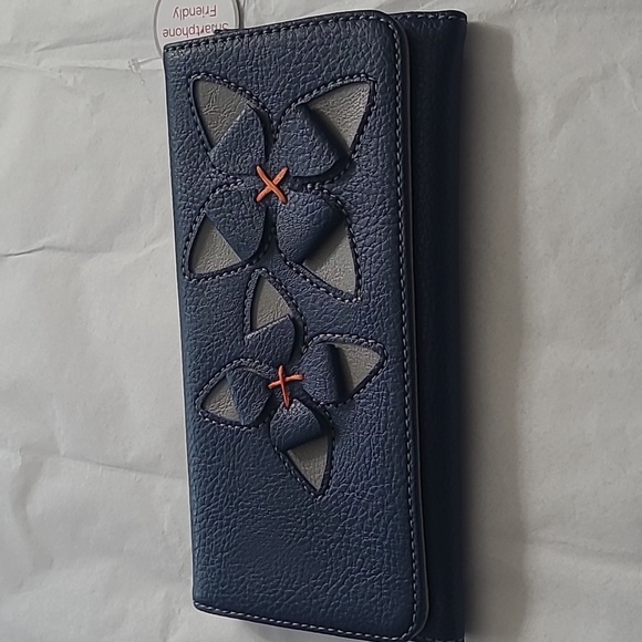 Relic | Bags | Relic Floral Takeaway Flap Checkbook Wallet | Poshmark